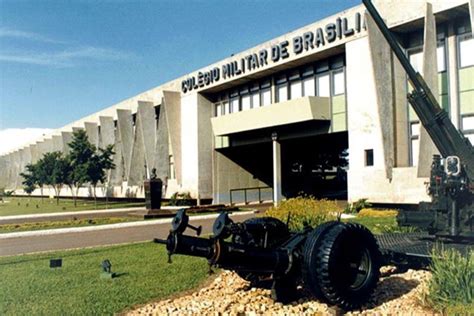 Justiça Do Trabalho Manda Suspender Aulas No Colégio Militar De