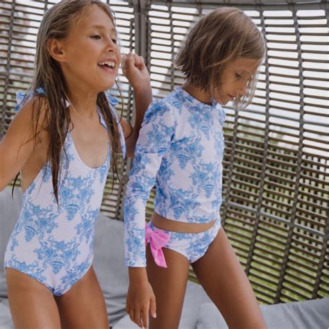 Piccoli Principi Martinica 2pc Rash Guard Bikini Blue Roses Wpink