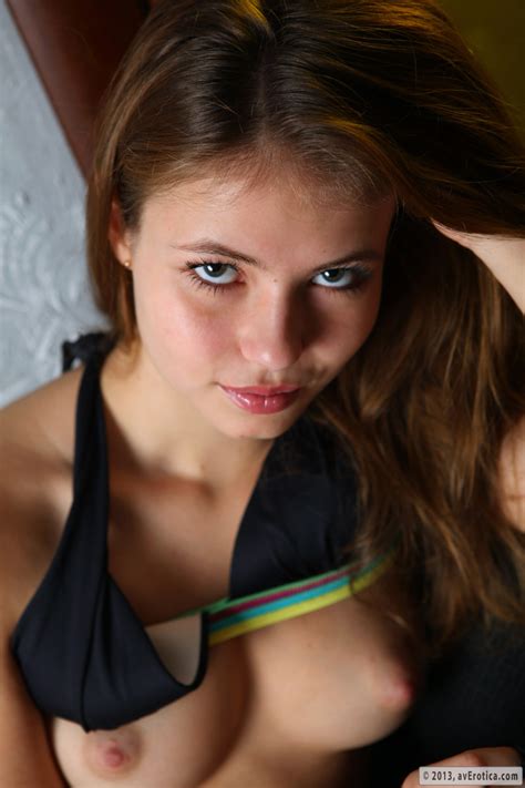 Tube Dupe Av Erotica Yellow Light