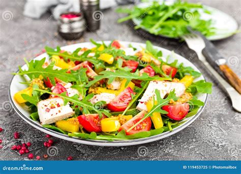 Salada De Galinha Salada Da Carne Tomate Fresco Pimenta Doce