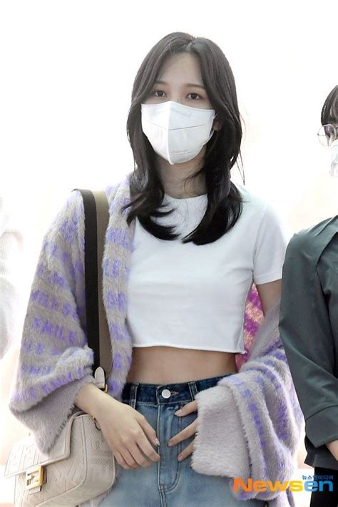 Twicepictures Nayeon South Korean Girls Korean Girl Groups Sana Momo