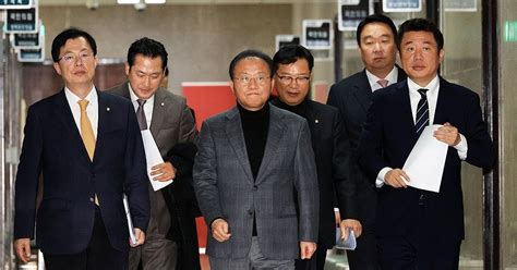 원내대책회의 참석하는 국힘 지도부