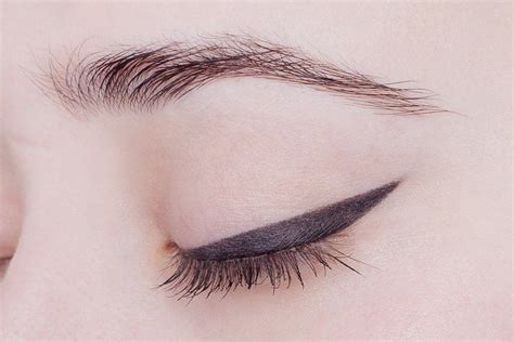 Как и чем лучше рисовать стрелки Отзывы специалистов Beauty Insider