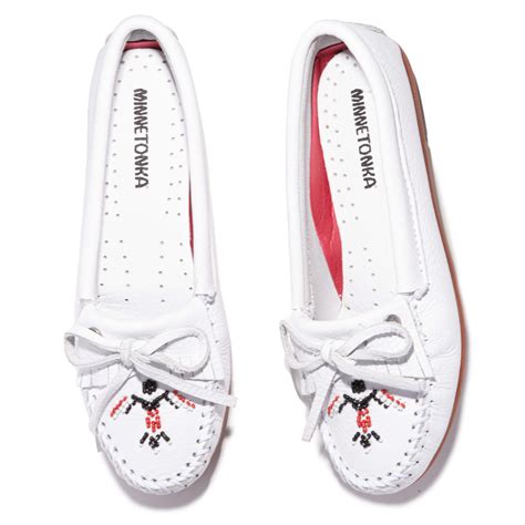 Minnetonka Moccasins 604tb Womens Thunderbird Animikii Moccasin