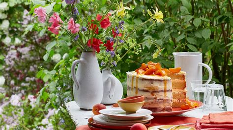 Half Naked Cake Mit Aprikosen Rezept LIVING AT HOME