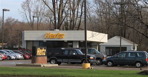 Hertz Shifts Gears Opts For Gas Cars Over Evs Including Teslas