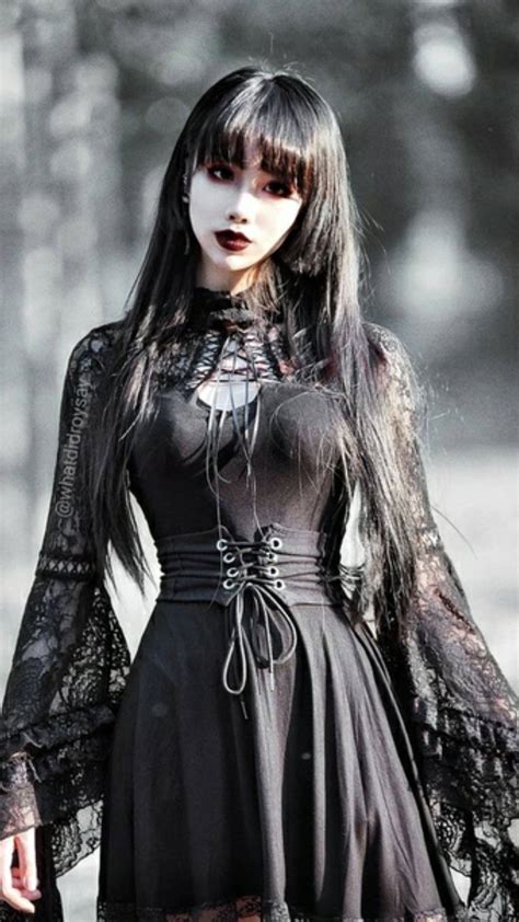 Pin De Spiro Sousanis En Gothic Beauty Ropa Gótica Vestimenta Gótica