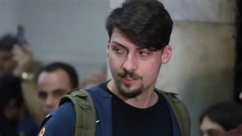 Justicia Brasileña Imputa Al Hijo Menor De Bolsonaro Por Blanqueo De