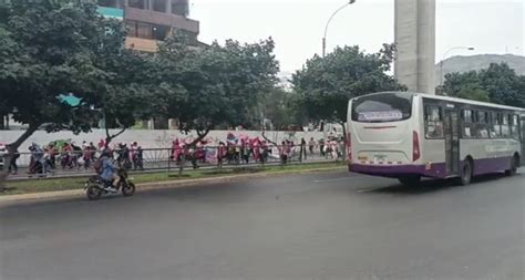 Protestas en Lima Manifestantes se desplazan por el Cercado de Lima en nueva movilización