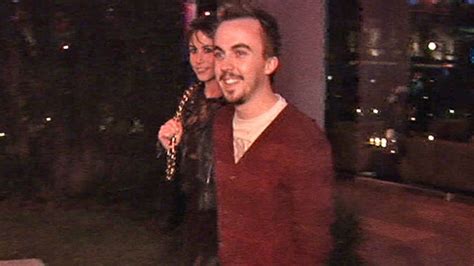 Frankie Muniz And Gf Public Display Of Affection