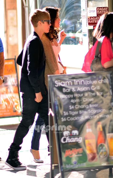 Selena Gomez And Bieber Holding Hands After Having Dinner In Ny June 30