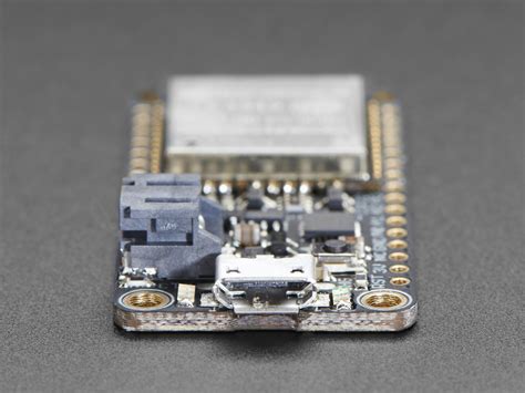 Adafruit HUZZAH32 ESP32 Feather Board