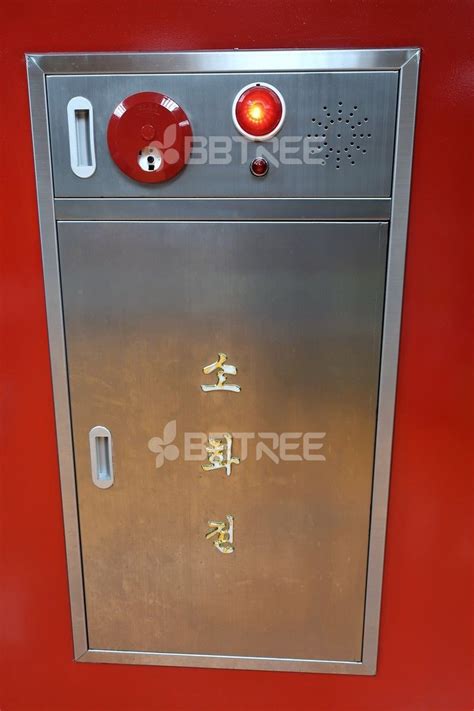 유토이미지 급수관이 설치괸 소화 호스를 장치하기 위한 시설 옥내 소화전 벽 그림 배경 소방