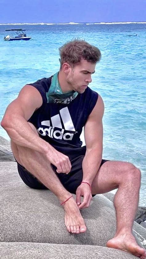 69 Mens Beautiful Feet Ideas Barefoot Men Male Feet Beautiful Feet