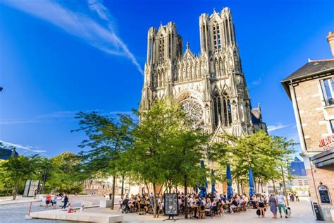 Reims la espumosa ciudad de la coronación y del champán Reims 51100