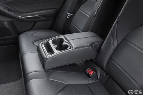 亚洲龙2 0L CVT 豪华版后排中央扶手图片 汽车图片大全 易车