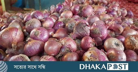 হিলিতে একদিনের ব্যবধানে পেঁয়াজের দাম বেড়ে দ্বিগুণ