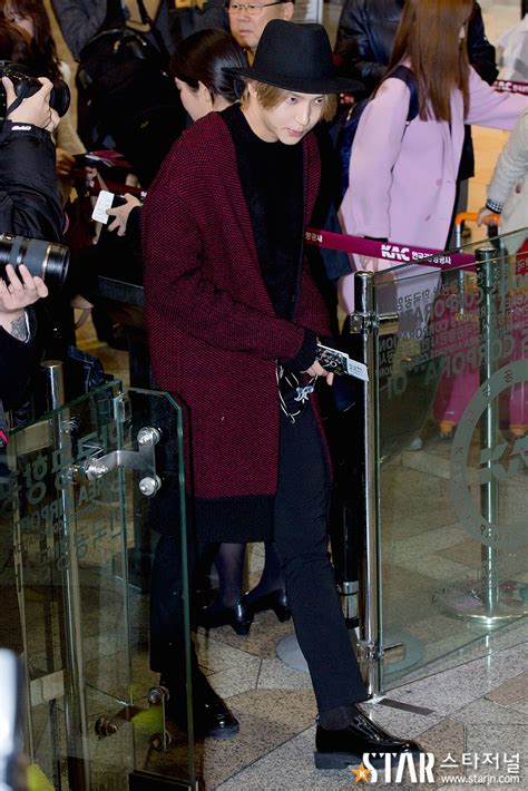 스타포토up 빅스vixx 레오 팬들도 부러워할 매끈한 우유빛 피부스타저널