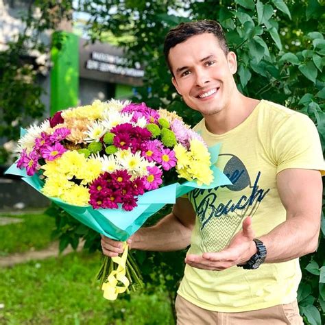 Я ТЕБЯ ЛЮБЛЮ И БЛАГОДАРЮ ЗА ТО ЧТО ТЫ ЕСТЬ 💐 ⠀ Праздничное настроение