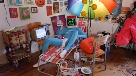 Frankies Apartment Computer Head