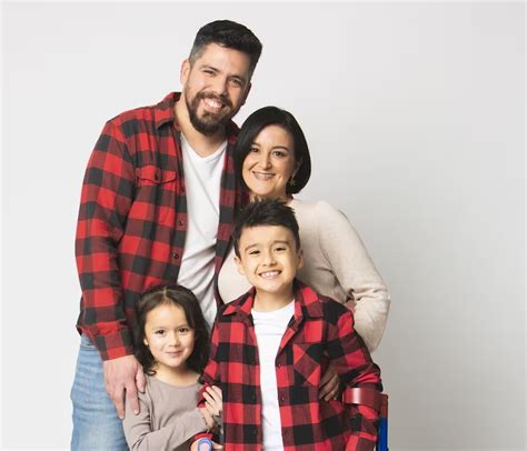 Quién Es Chris Lindsay El Niño Embajador De Teletón 2024 Revista Velvet