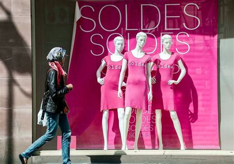 Qué Es El “impuesto Rosa” Y Por Qué Las Mujeres Tienen Que Pagar Más