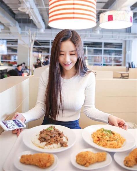 美女攝影孫允珠新月如佳人瀲瀲初弄月 每日頭條