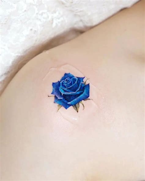 21 Small Shoulder Tattoos Gals Are Inking In 2022