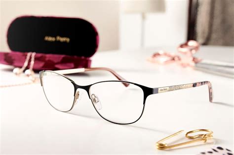 Alex Perry Celebrates 10 Years Of Style With Specsavers Specsavers