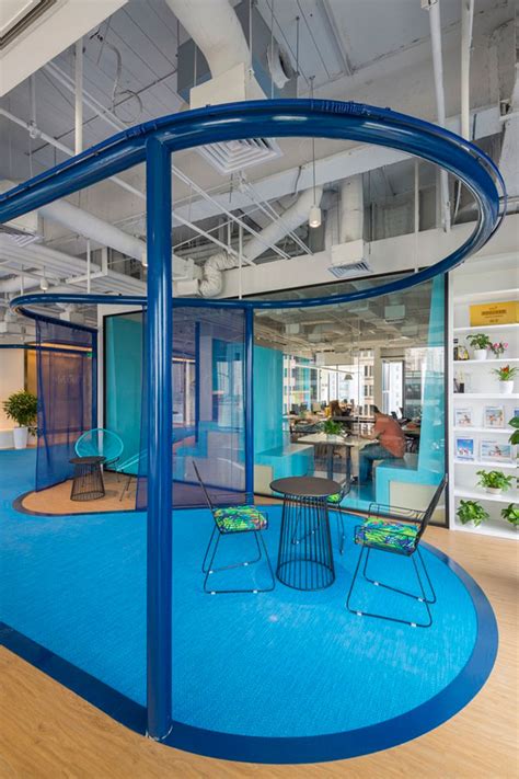 تقسیم بندی فضای اداری با پارتیشن های شیشه ای آرل