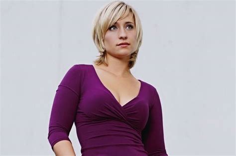 Allison Mack Actriz De Smallville Acusada De Liderar Una Secta
