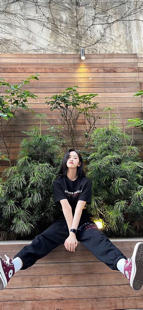 1에 있는 irisintheclouds님의 핀 배경화면 연예인 잠금 화면