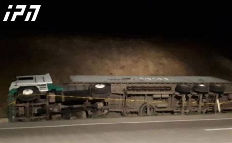 გორის გვირაბთან ტრაილერი გადაბრუნდა კვირის პალიტრა