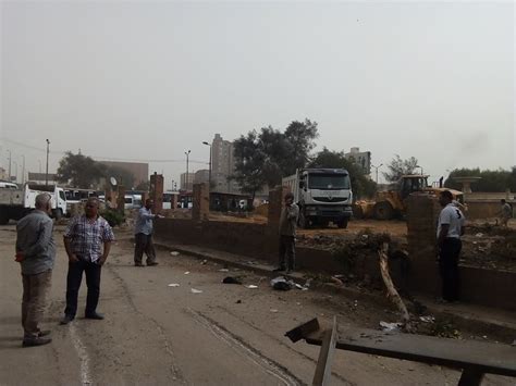 صور رئيس حي شرق شبرا الخيمة يكشف تفاصيل مشروع موقف مسطرد بشارع 15 مايو