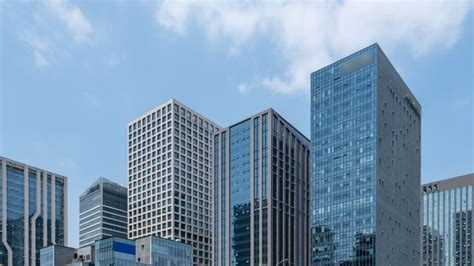 Pros And Cons Of Investing In Multi Tenant Vs Single Tenant Properties Private Capital Investors