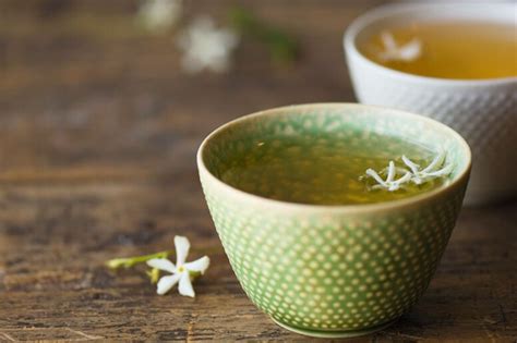 濕重分寒濕和濕熱！中醫教你跟體質飲去濕茶生熟薏米水、冬瓜薏苡仁湯 必學汗蒸注意事項！ Elle Hk
