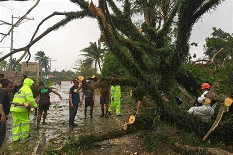 Libu Libo Ang Tumakas Habang Ang Ikaapat Na Malalaking Bagyo Sa Isang