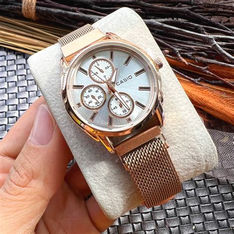 ใหม่ล่าสุดนาฬิกา Casio ผญ นาฬิกาข้อมือรุ่นใหม่ นาฬิกาหญิงแฟชั่นสายแม่เหล็กสวมใส่ง่ายไม่ต้องตัด