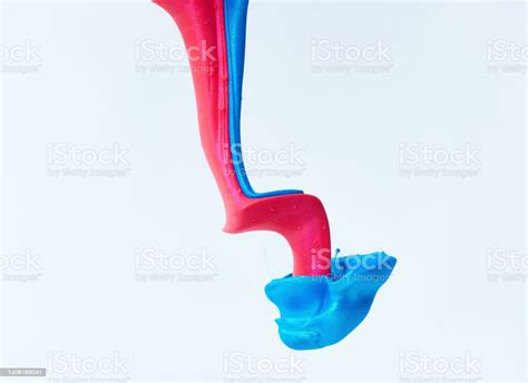 혼합 잉크 동적 추상 배경과 물에 아크릴 페인트의 스플래쉬 흐르는 아크릴 배경 그림 0명에 대한 스톡 사진 및 기타 이미지