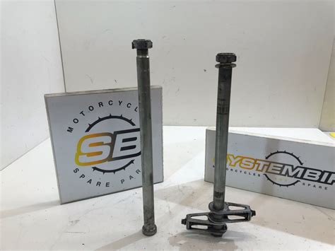 PERNO FORCELLONE PERNO RUOTA POSTERIORE HONDA CBR 600 F 2001 2006