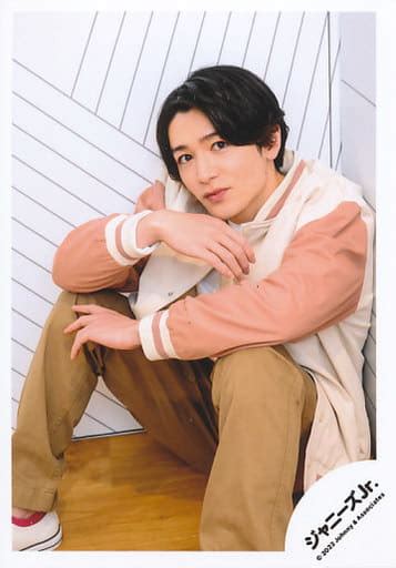 駿河屋 【買取】ジャニーズjr鈴木舜映膝上ジャニーズjr Island Tv プロフィール写真撮影オフショット Ec限定公式生