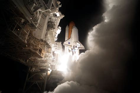 スペースシャトル有人飛行30年の歴史を写真で振り返る「space Shuttle 美しき宇宙を旅するスペースシャトル写真集」 Pictures