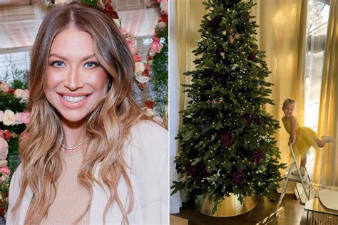 Stassi Schroeder Decorates Christmas Tree With Daughter Hartford