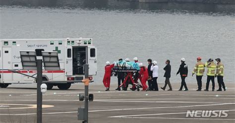 서울대병원으로 이송되는 이재명 대표