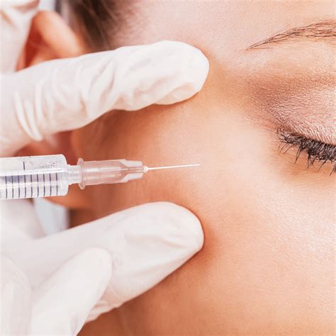 Explicando las Diferencias entre Botox y Rellenos Socal Cirugía Estética