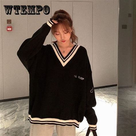 Осінньо зимовий V подібним вирізом светр для студенток вільний і тонкий середньої довжини коледж