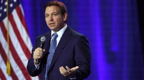 Floride Ron Desantis Interdit Les Programmes Universitaires Sur La