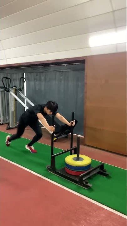 100m 육상선수 썰매 밀기 훈련 100kg Youtube