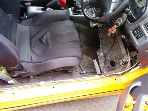Проводка на задние колонки — Toyota Starlet 90 1 3 л 1999 года