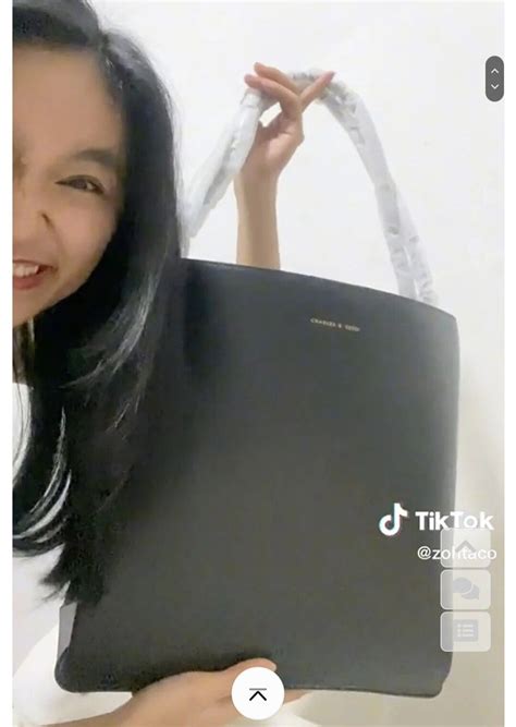 아빠에게 선물받은 가방 명품이라고 자랑한 소녀 포텐 터짐 최신순 에펨코리아